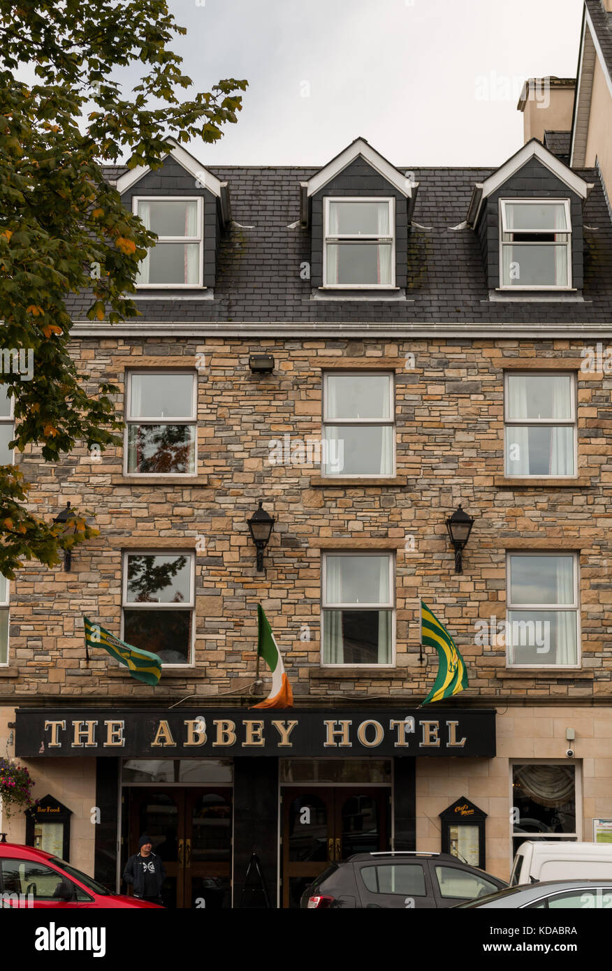 Hotel exterior donegal hi-res stock photography and images - Alamy