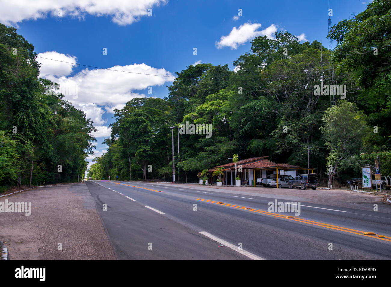 "Rodovia BR 101 (Estrada) fotografado em Linhares, Espírito Santo ...