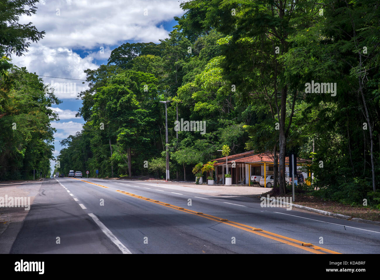 "Rodovia BR 101 (Estrada) fotografado em Linhares, Espírito Santo ...
