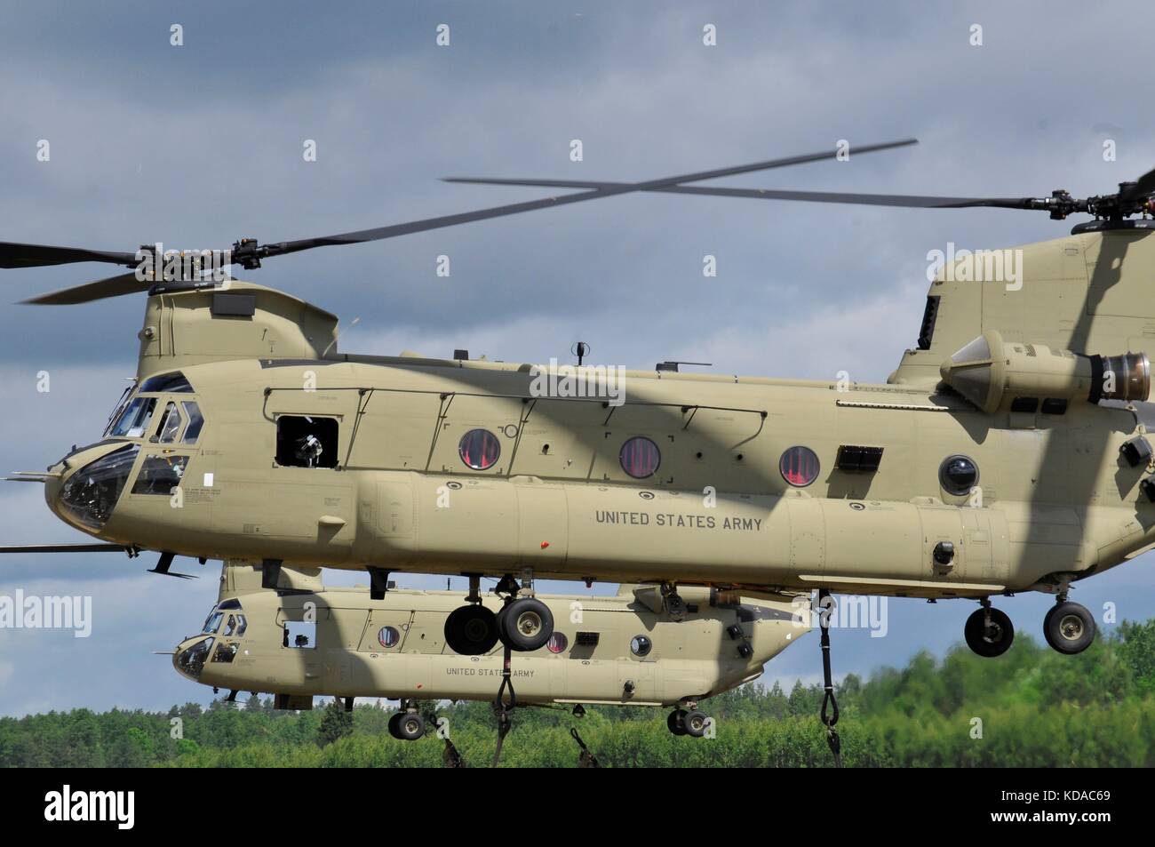 U.S. and Polish soldiers use U.S. Army CH-47 Chinook helicopters to ...
