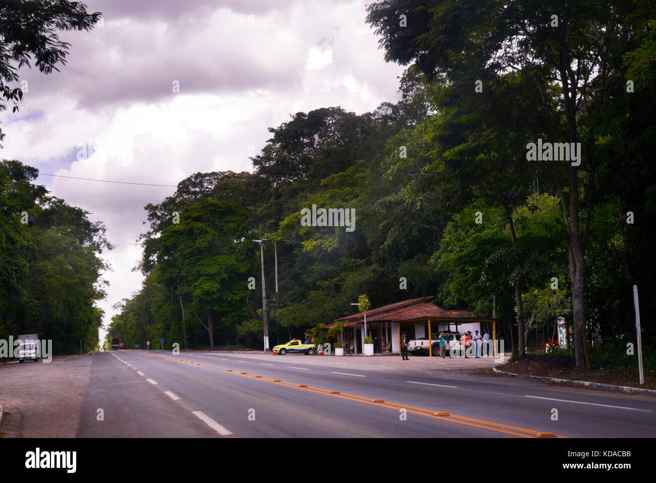 "Rodovia BR 101 (Estrada) fotografado em Linhares, Espírito Santo ...
