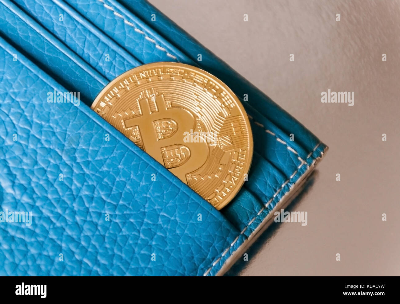 Money Falling Out Of Wallet High Resolution Stock Photography and ...