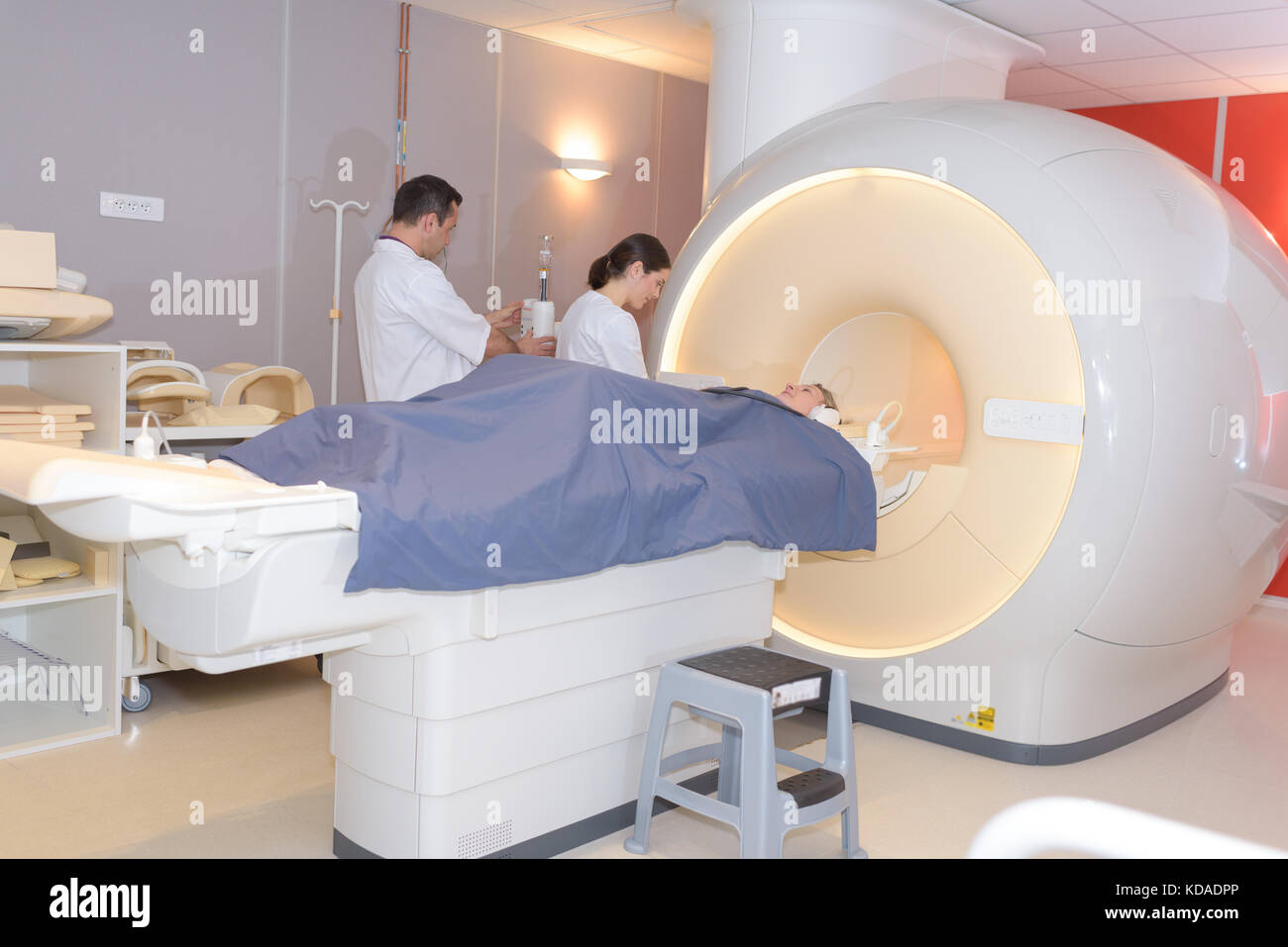 Patient preparation medical imaging hi-res stock photography and images ...