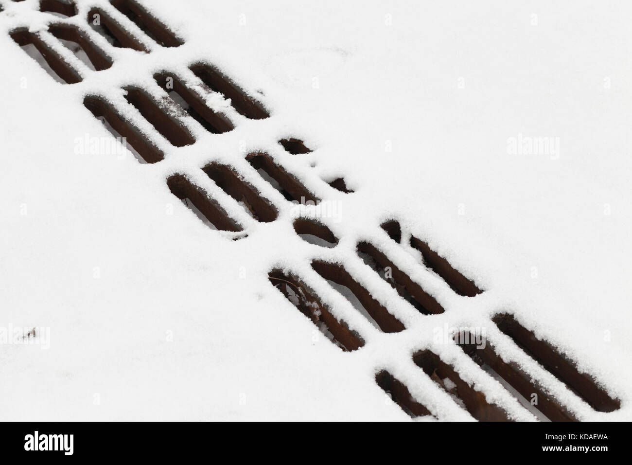 Ice grate hi-res stock photography and images - Alamy