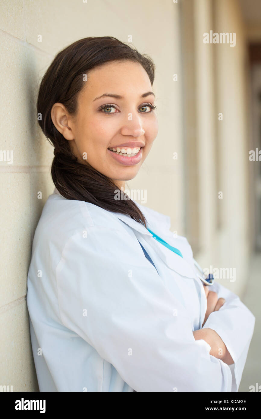 Healthcare worker. Doctor or nurse standing outside the hospital Stock ...