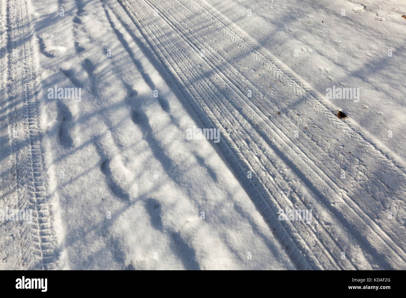 Road under the snow Stock Photo - Alamy