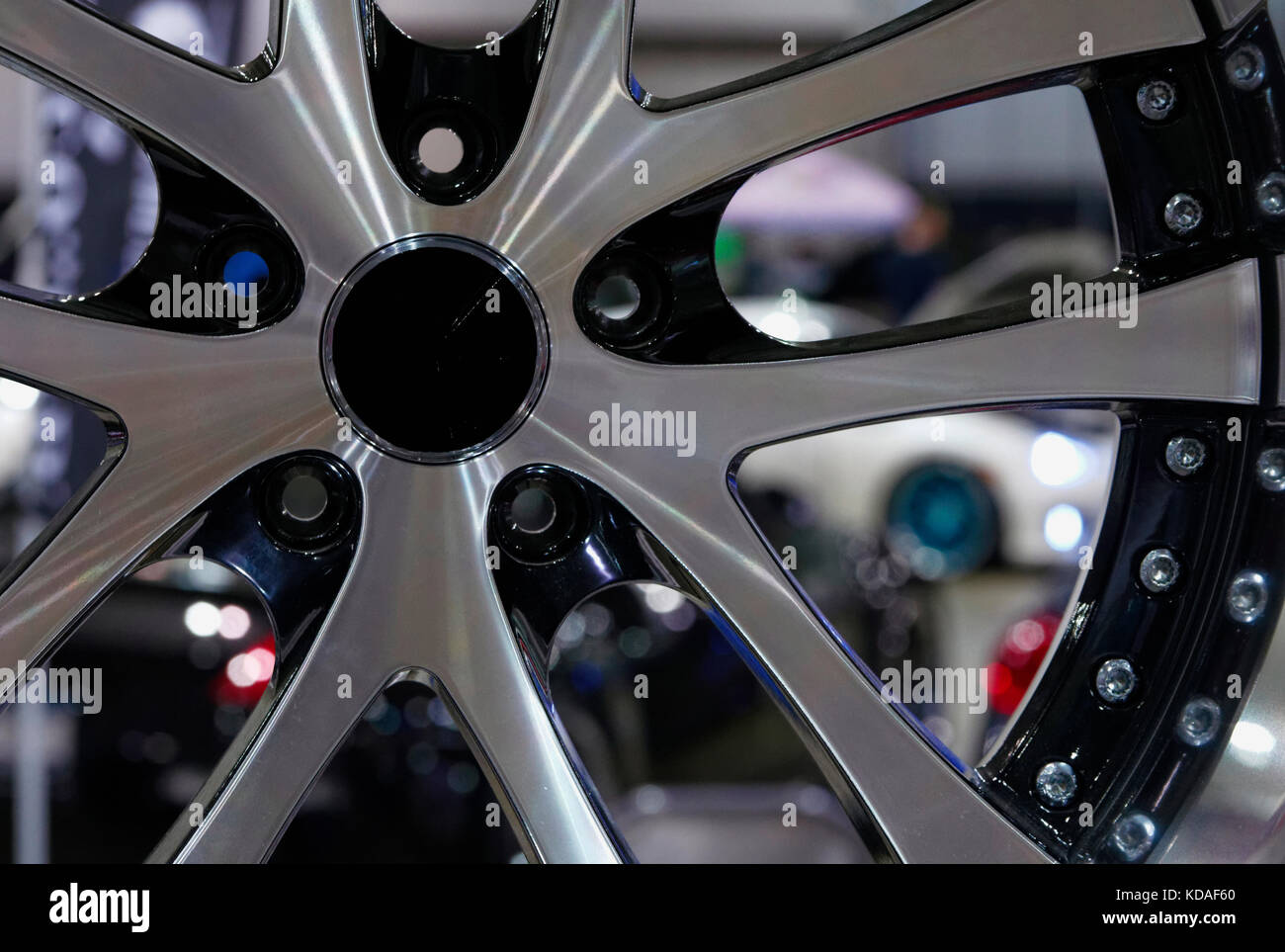 Silver wheel trim hi-res stock photography and images - Alamy