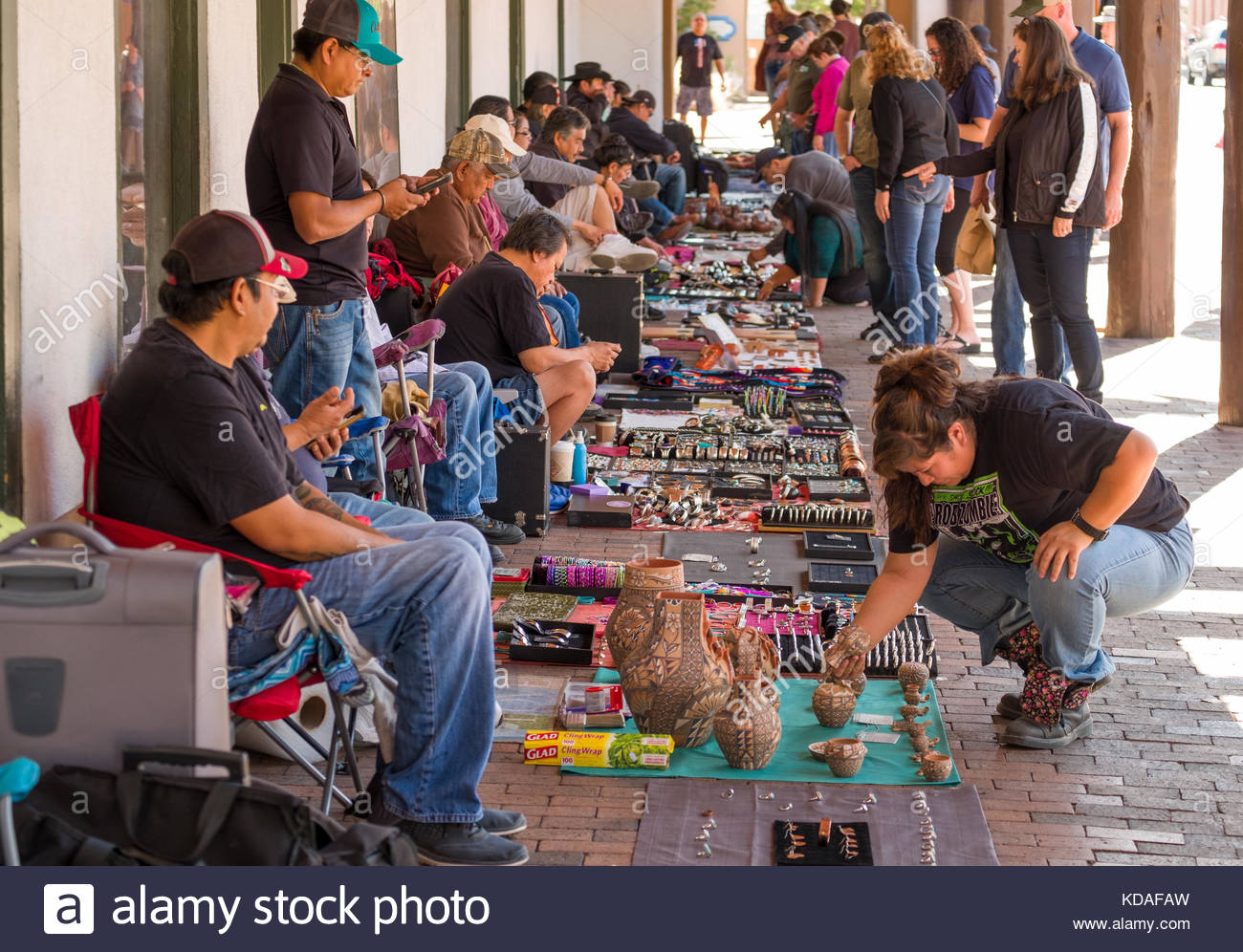 Native Artists High Resolution Stock Photography and Images - Alamy