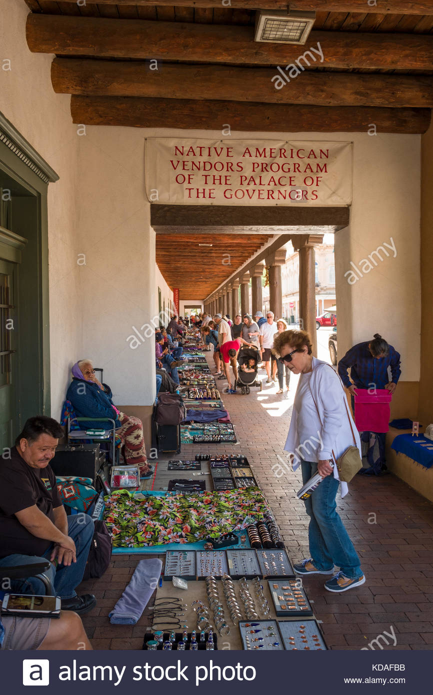 Native Artists High Resolution Stock Photography and Images - Alamy