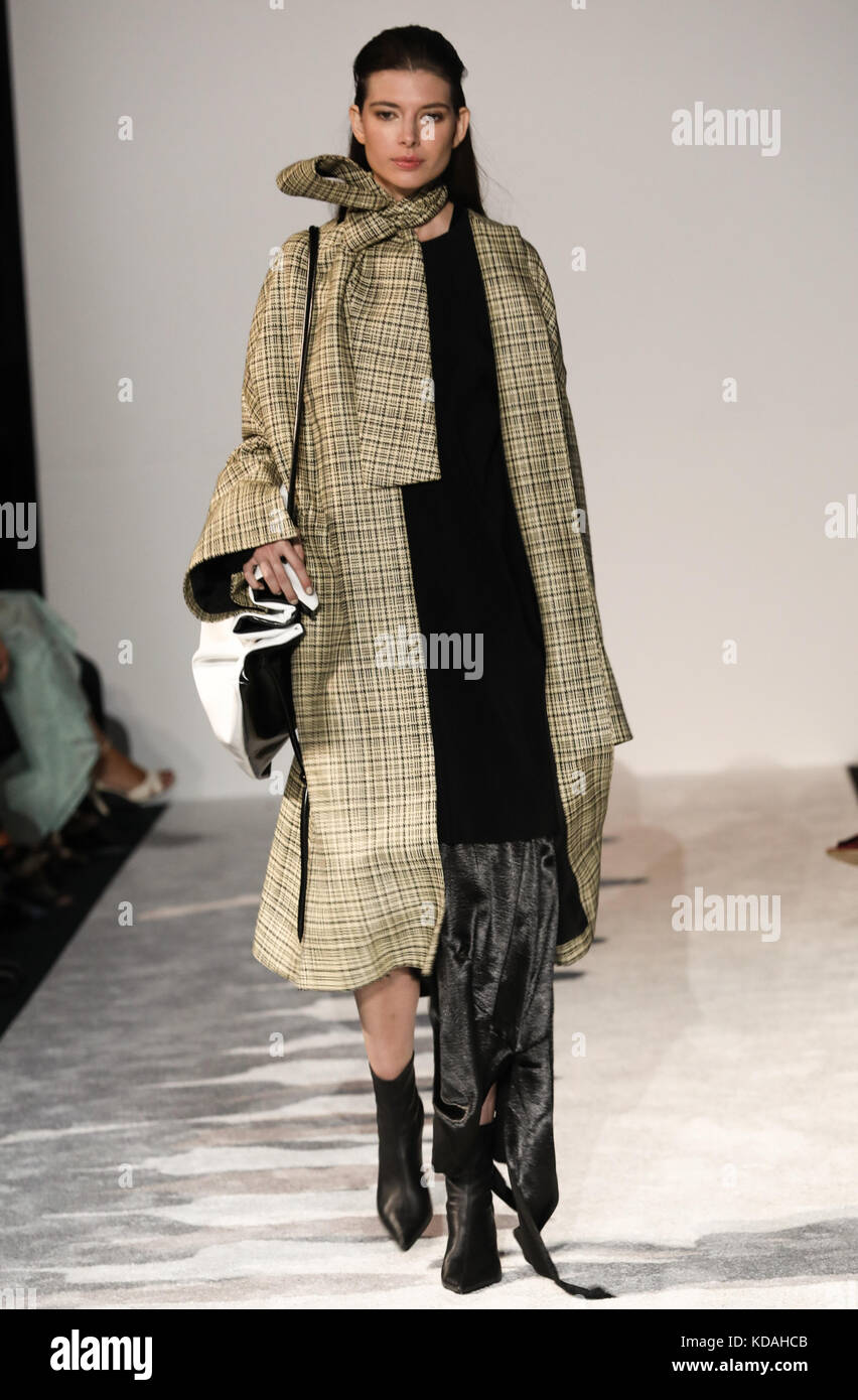 New York Fashion Week S/S 2018 - Naersi - Runway Featuring: Model Where ...