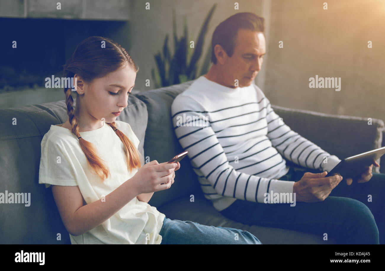 Parent on phone, ignoring child hi-res stock photography and images - Alamy