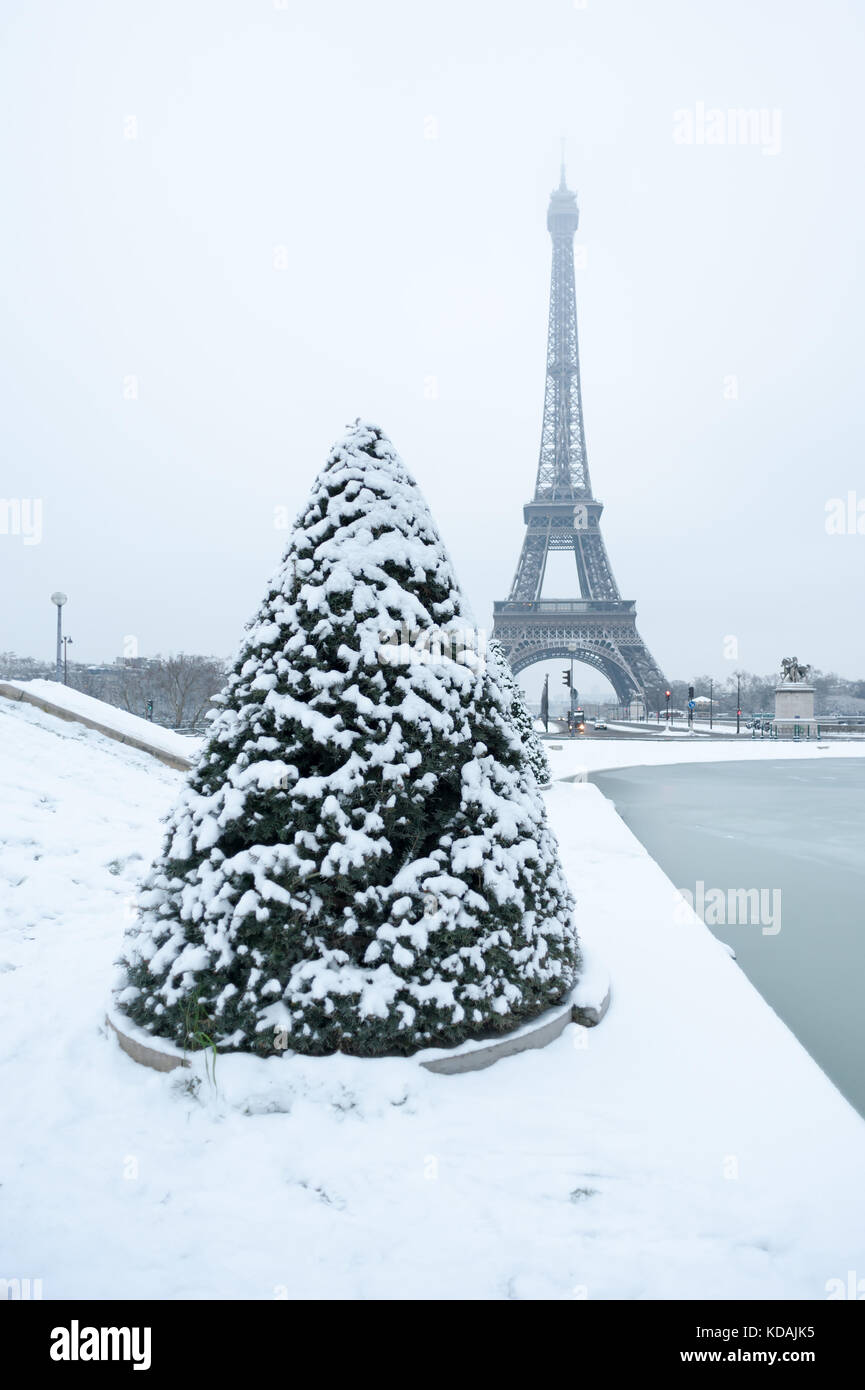 Eiffel Tower Under Snow High Resolution Stock Photography and Images ...