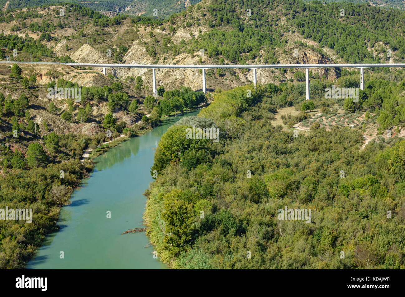 Cabriel river and bridge Stock Photo - Alamy