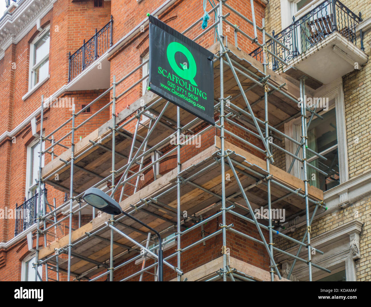 Wooden boarded platforms hi-res stock photography and images - Alamy