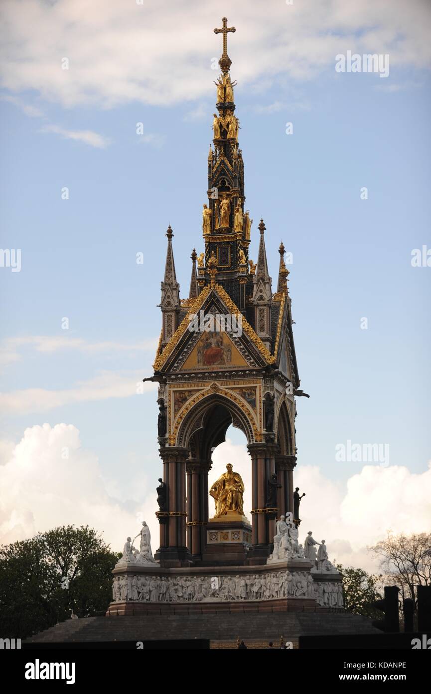 Albert Hall and Albert Memorial Stock Photo - Alamy