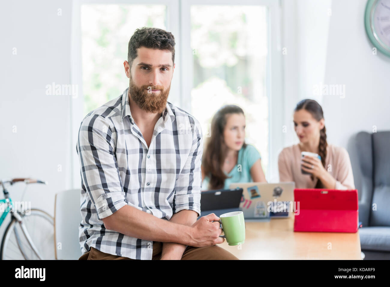 Independent contractor hi-res stock photography and images - Alamy