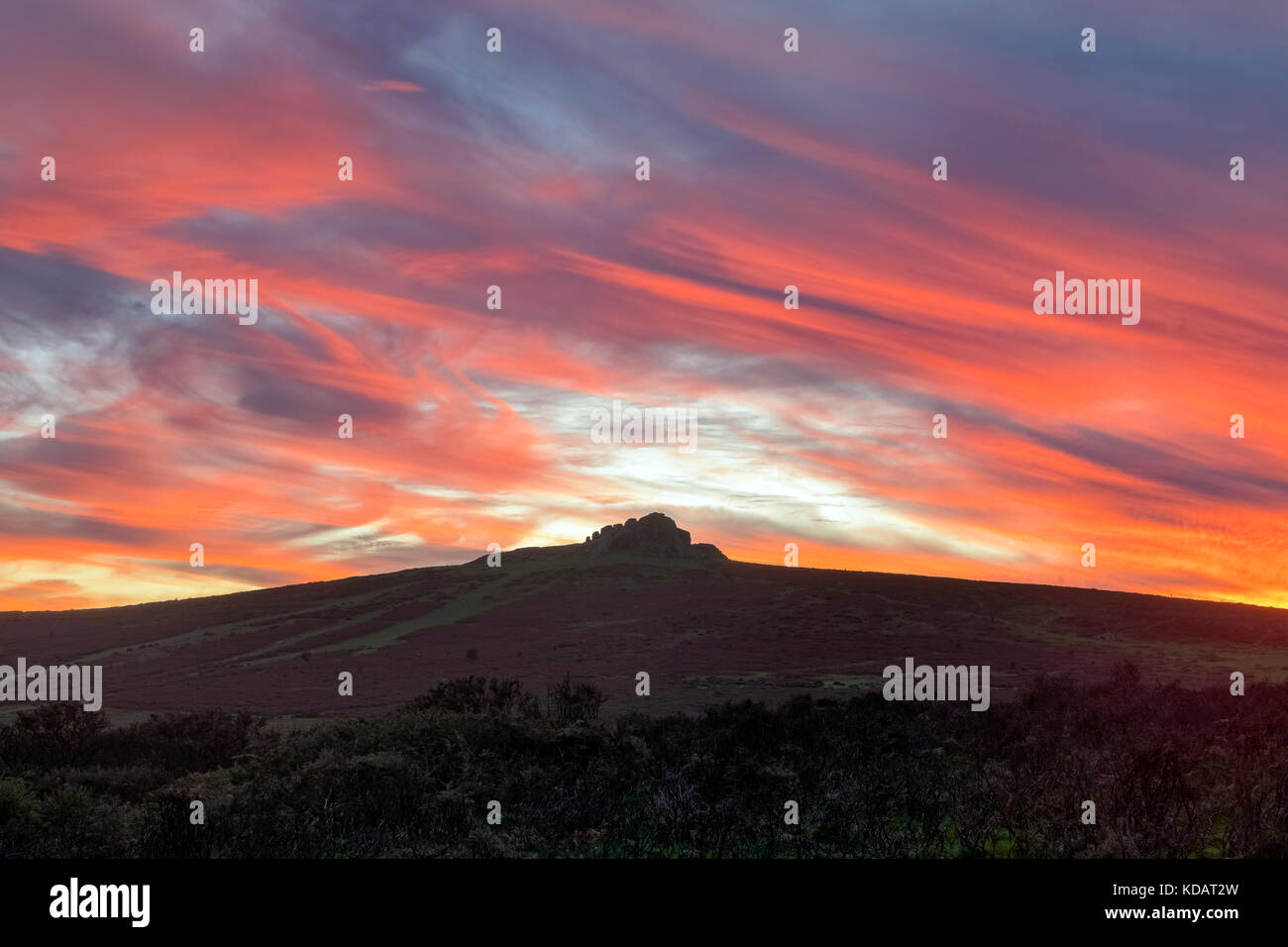 Devon dartmoor haytor hay tor hi-res stock photography and images - Alamy