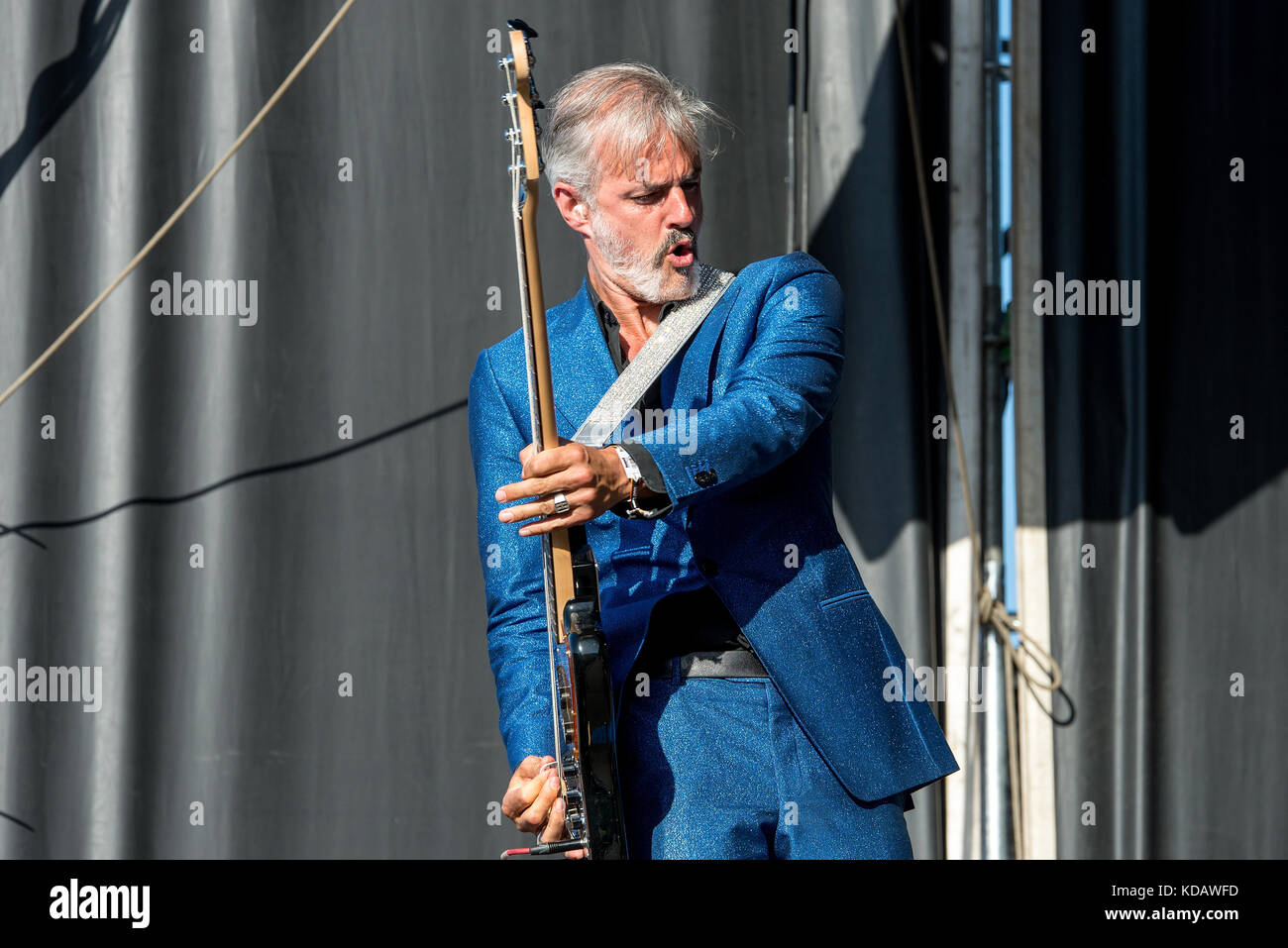 Trigger_finger hi-res stock photography and images - Alamy