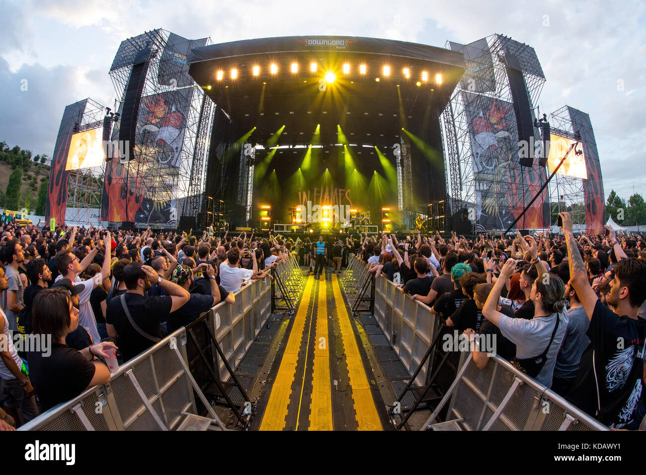 Outdoor stage metal crowd hi-res stock photography and images - Alamy
