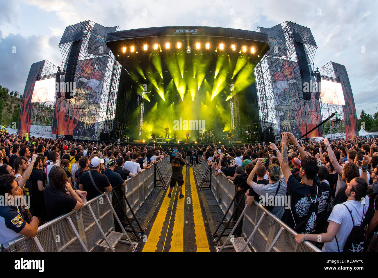 Outdoor stage metal crowd hi-res stock photography and images - Alamy