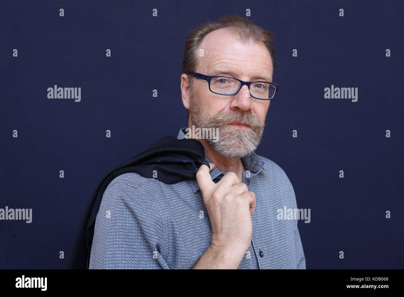 George saunders writer hi-res stock photography and images - Alamy