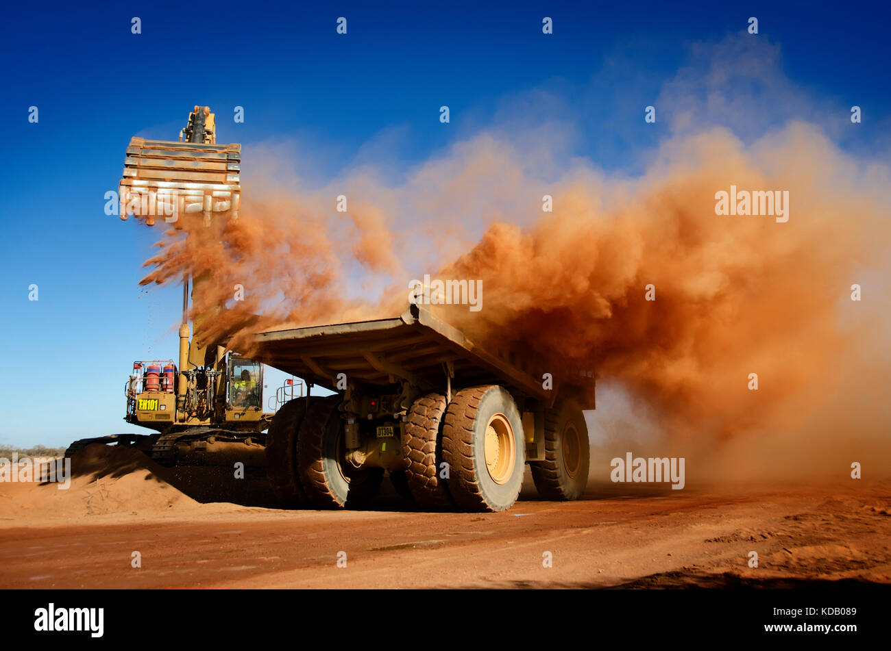 Hauling dirt hi-res stock photography and images - Alamy