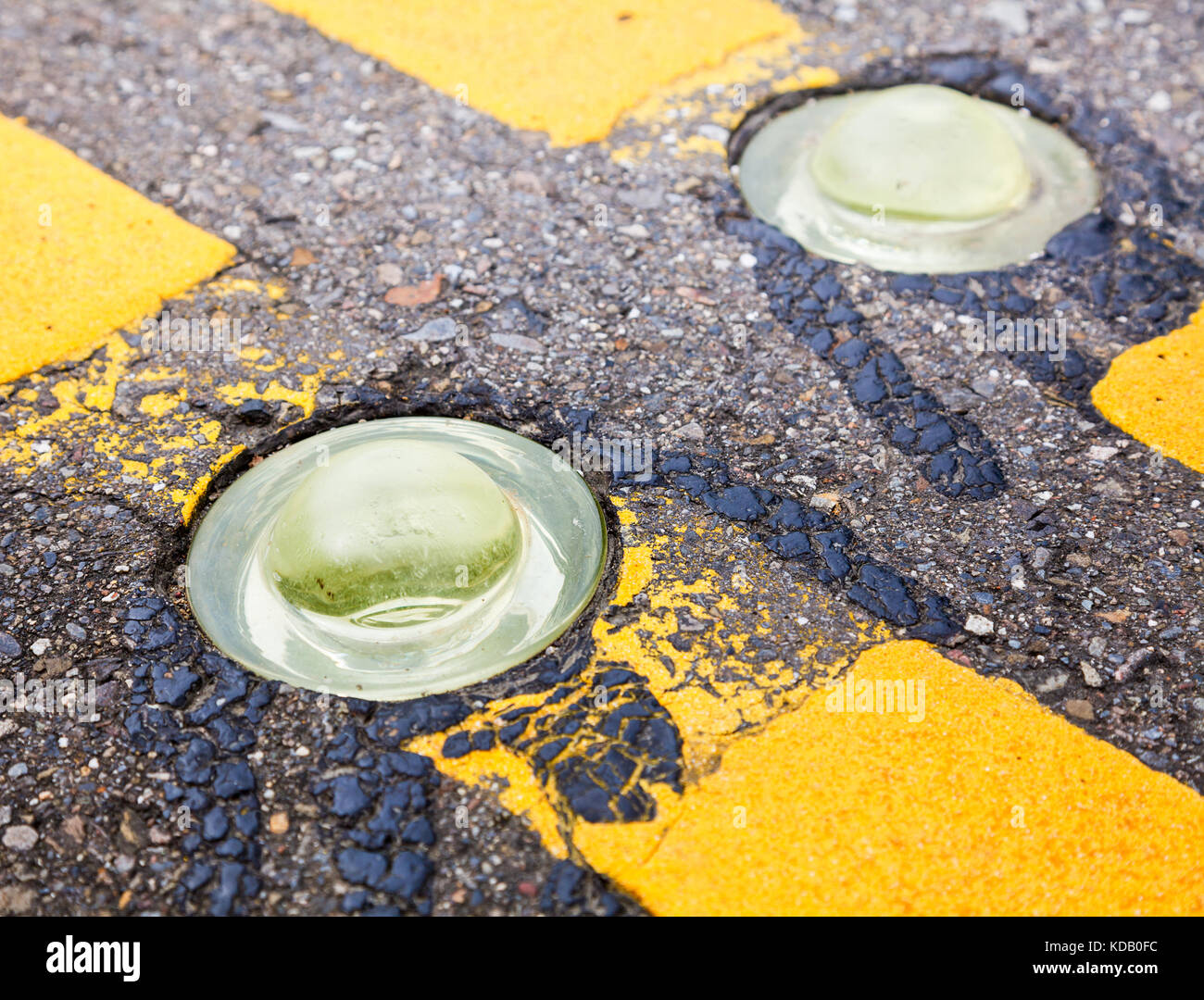 Eye marking hi-res stock photography and images - Alamy