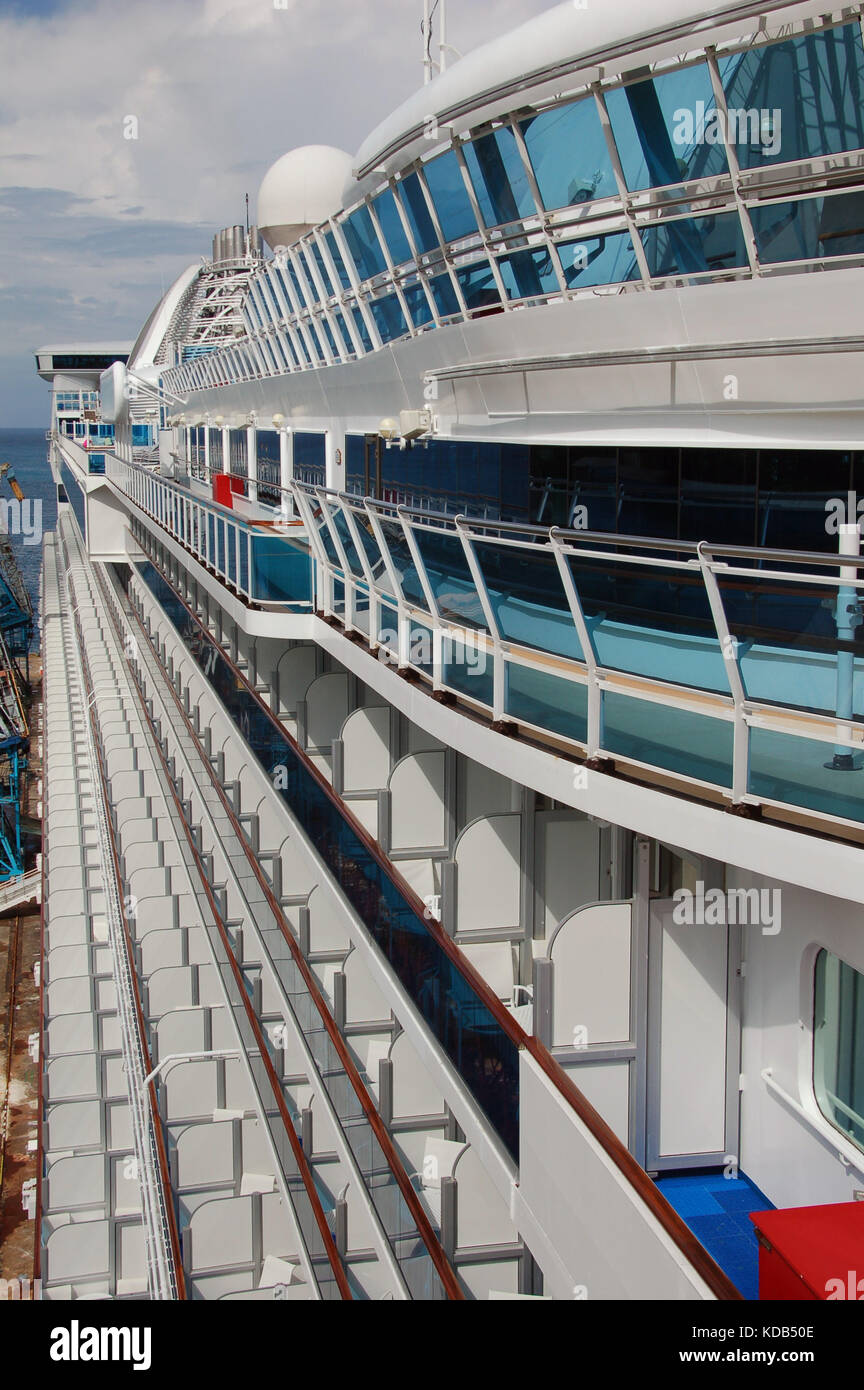 Perspective view of ocean liner Stock Photo - Alamy