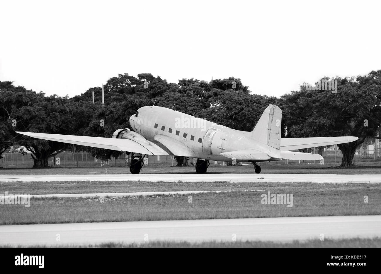Old DC3 airplane Stock Photo - Alamy