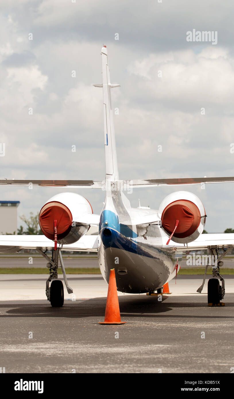 Jet airplane rear view Stock Photo - Alamy