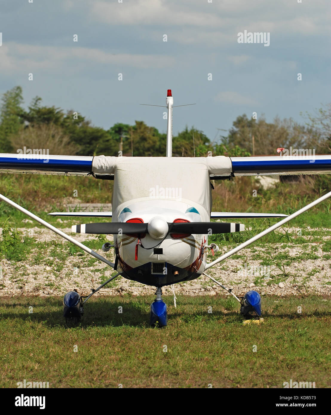 Cessna Front View High Resolution Stock Photography and Images - Alamy