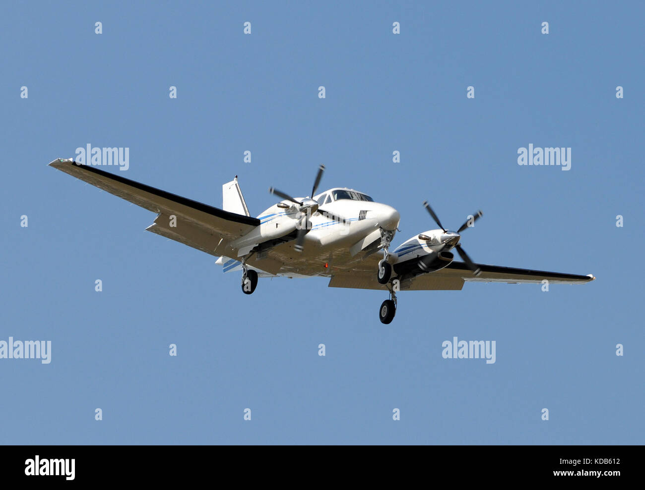 Short distance aircraft hi-res stock photography and images - Alamy