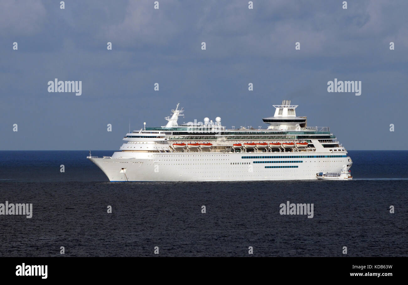 Large liner hi-res stock photography and images - Alamy