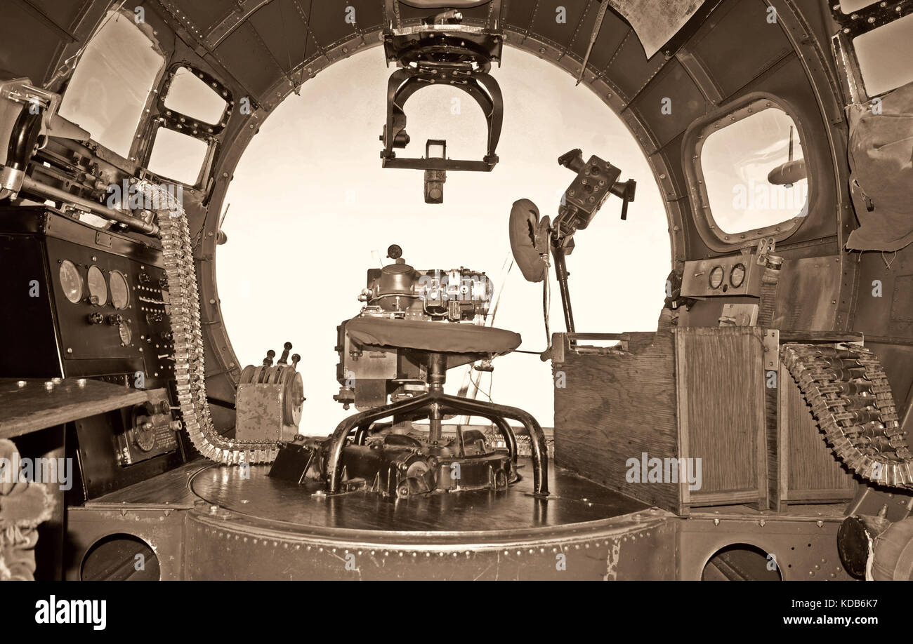 B 17 cockpit hi-res stock photography and images - Alamy