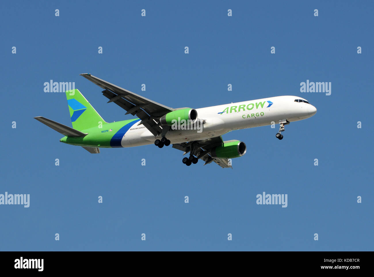 Air cargo operations hi-res stock photography and images - Alamy