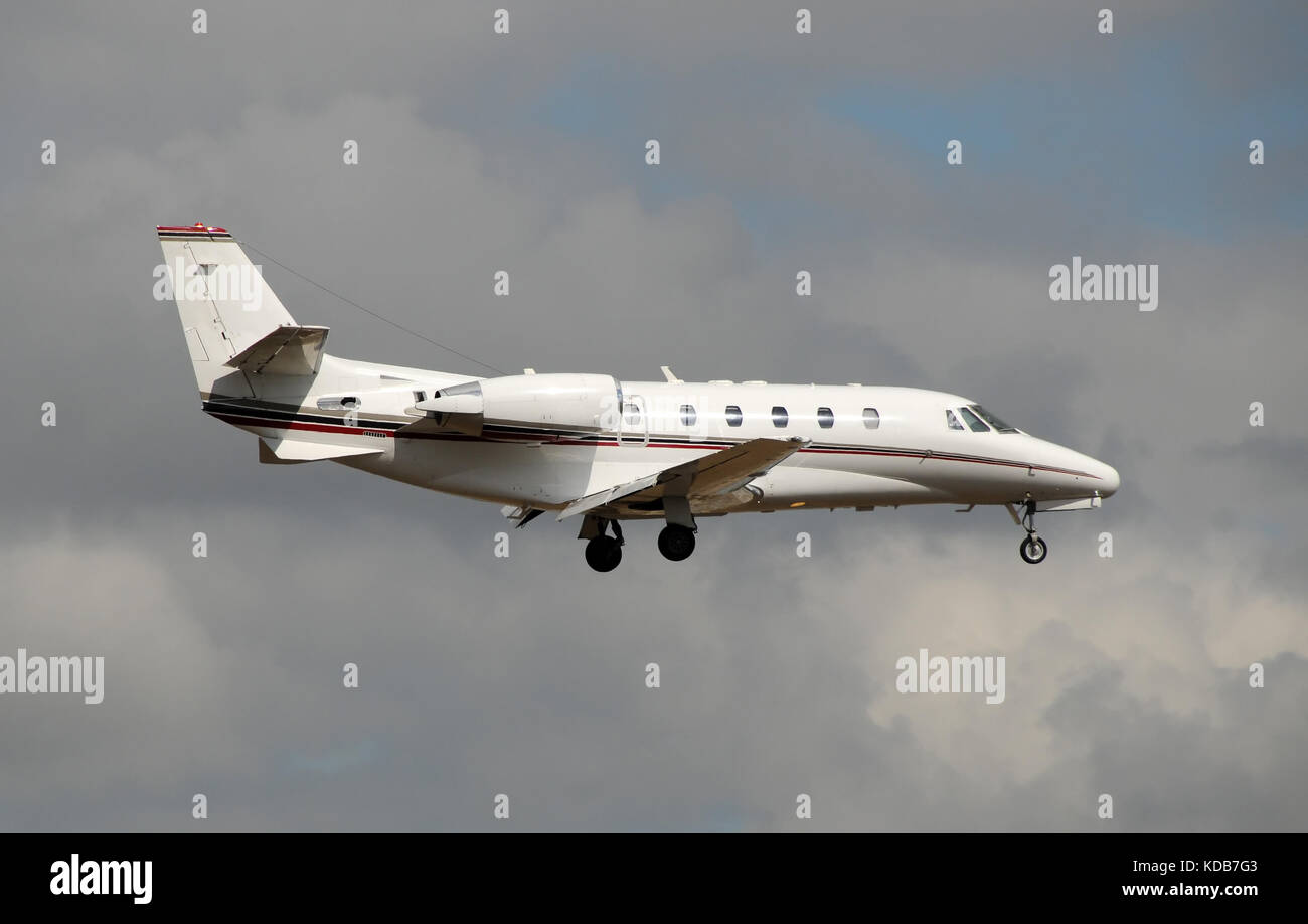 Modern private jet used for luxury business travel Stock Photo - Alamy