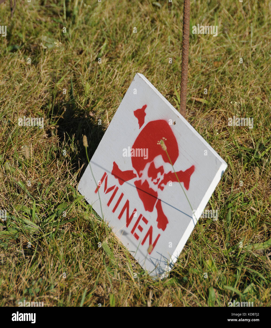 Landmine land mine warning hi-res stock photography and images - Alamy