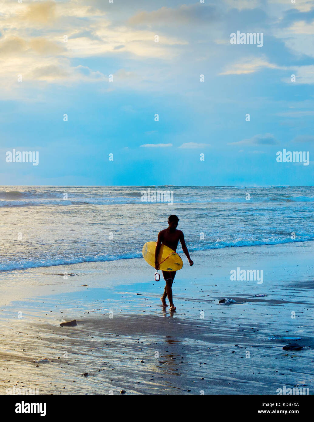 Walking the beach with surfboard hi-res stock photography and images ...