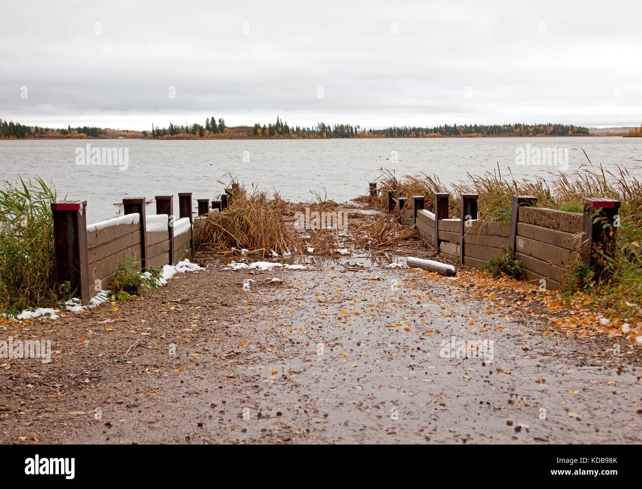Pond ramp hi-res stock photography and images - Alamy