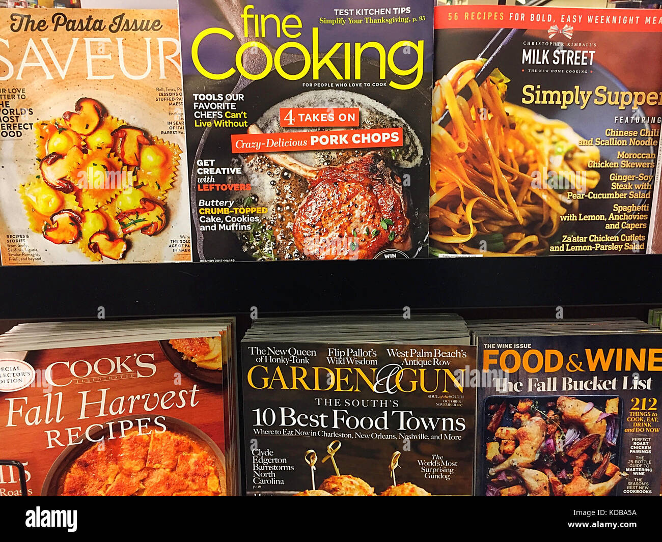 Magazine Stand Featuring Magazine Cover (Covers Stock Photo - Alamy