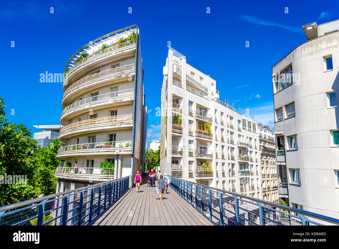 The views along the Promenade Plantee walk in Paris, France Stock Photo ...