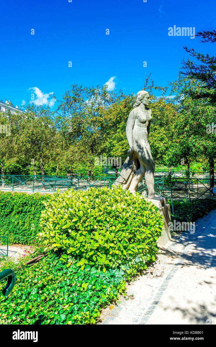 The Promenade Plantee walk in Paris, France Stock Photo - Alamy