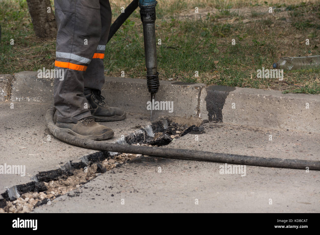Jackhammer construction worker hi-res stock photography and images - Alamy