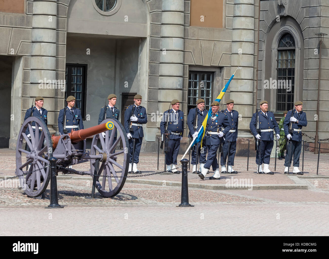 Military uniform medals beret hi-res stock photography and images - Alamy
