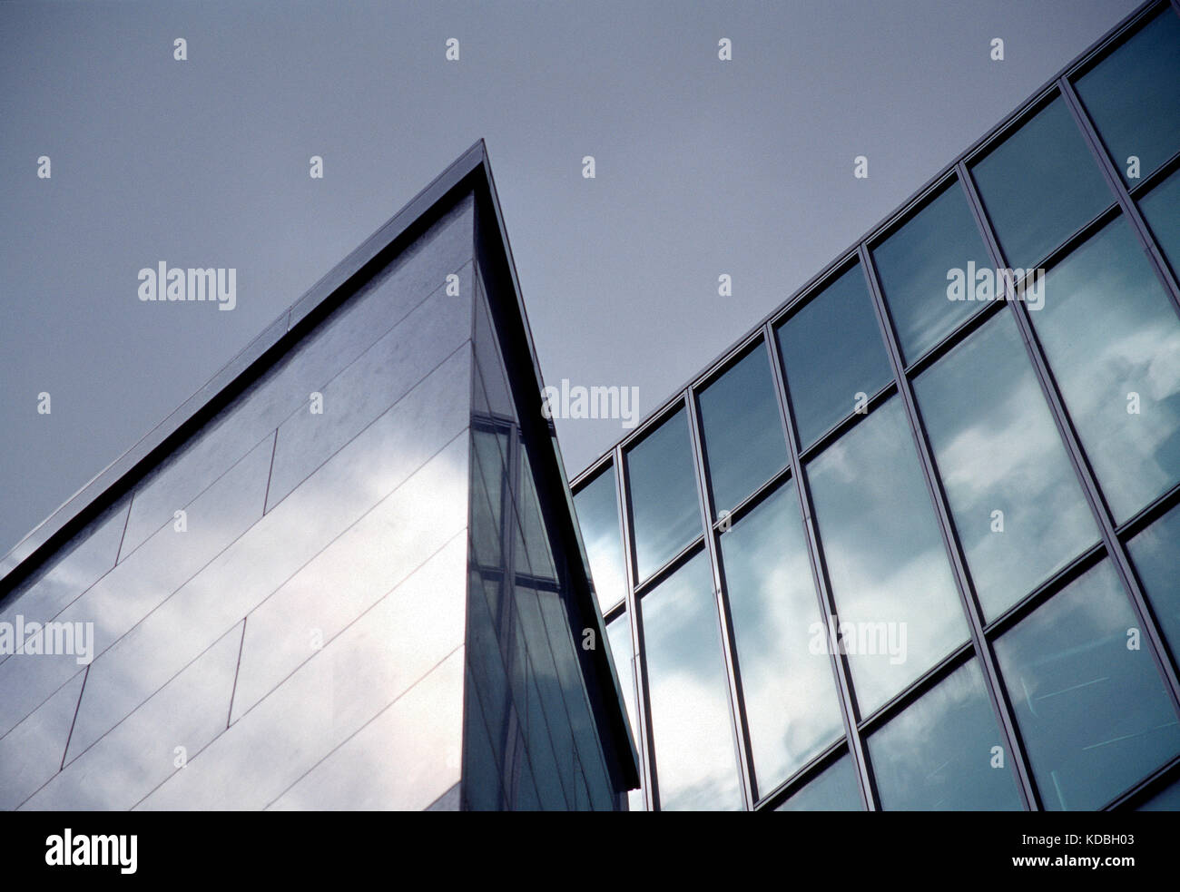 Modern glass fronted building High Resolution Stock Photography and ...