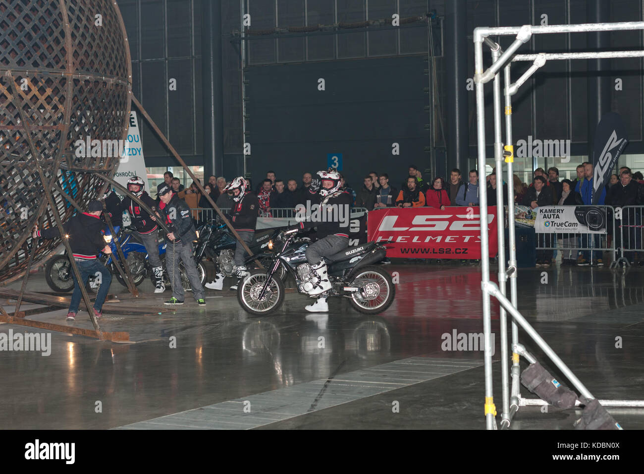 Motorcycle stunt cage hi-res stock photography and images - Alamy