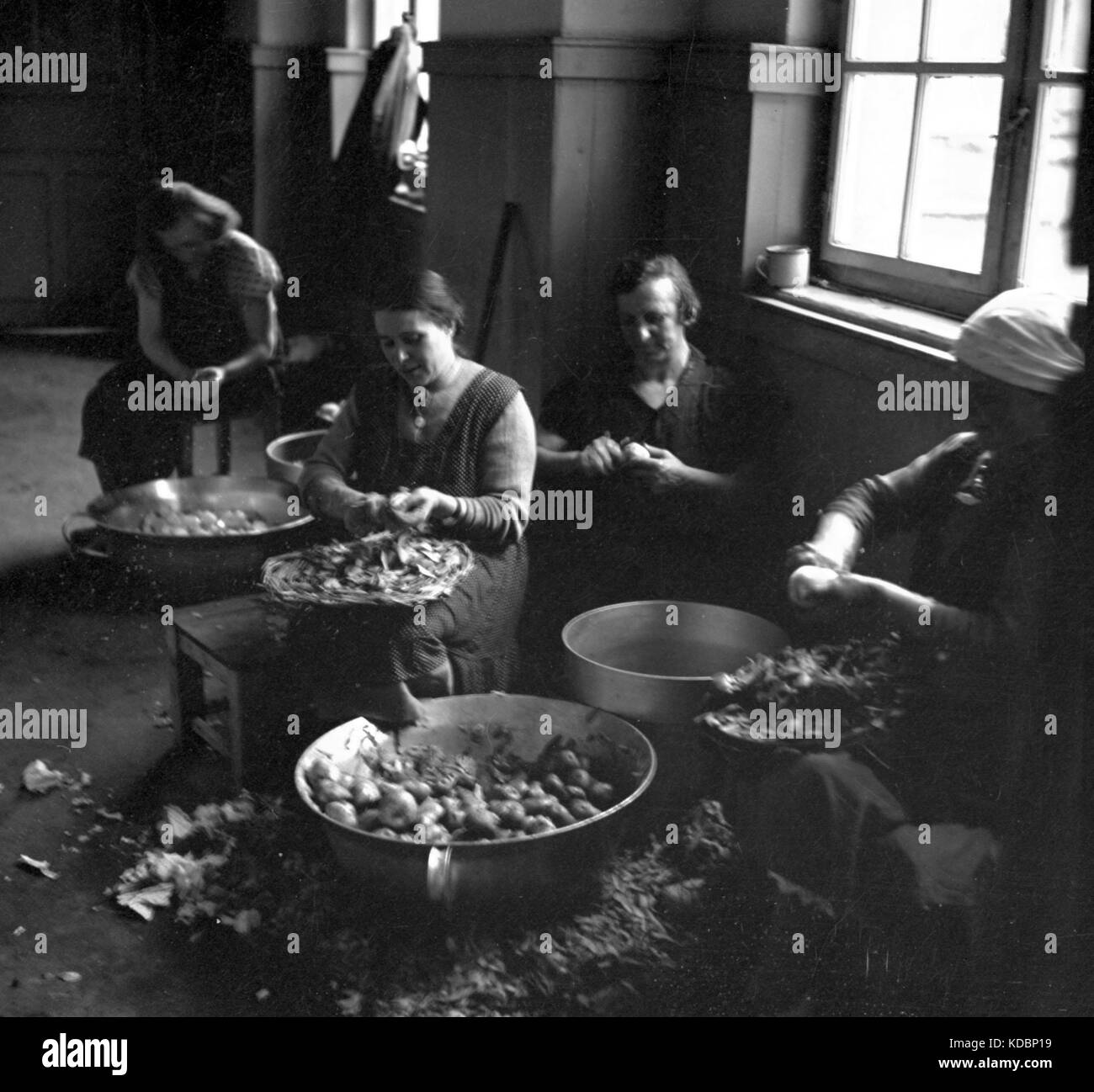 Czechoslovakia October, 1938, evacuated Czech citizens who were forced ...