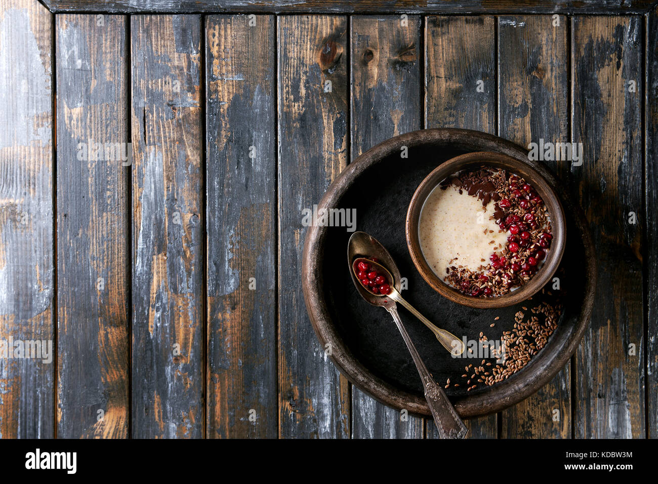 Bowl of porrige Stock Photo - Alamy
