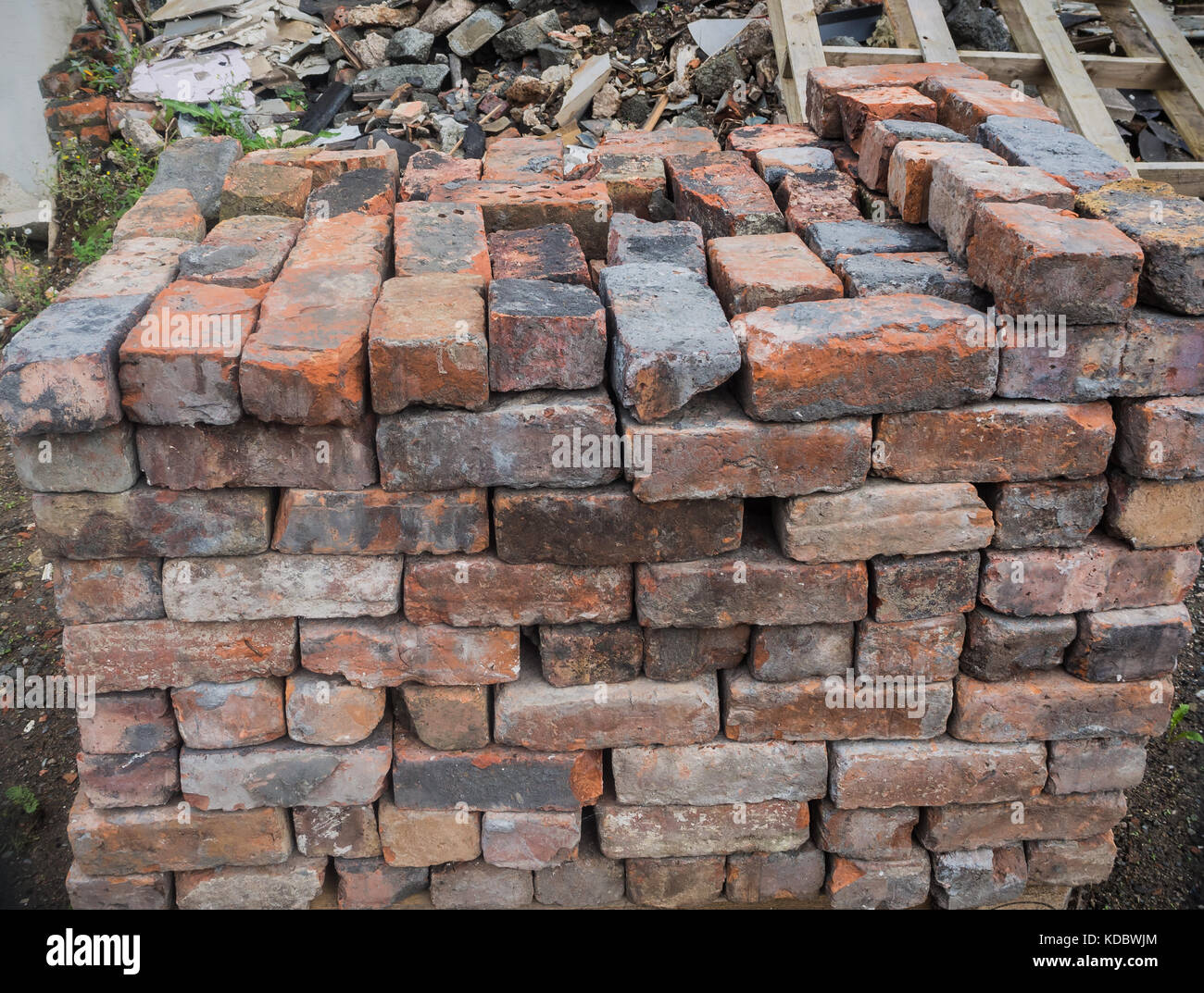 Repairs to old bricks hi-res stock photography and images - Alamy