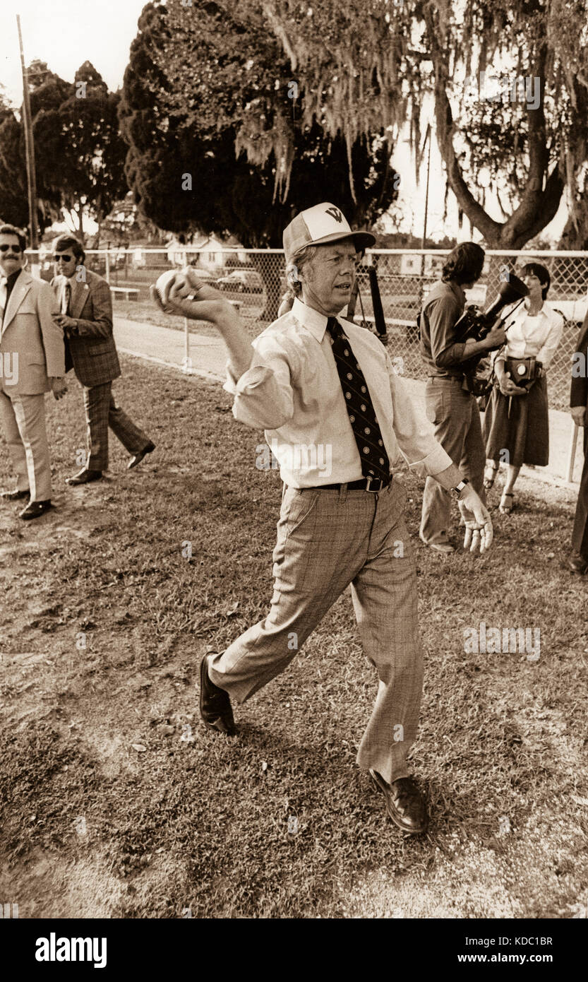 1976 Democratic presidential nominee Jimmy Carter stops his motorcade ...